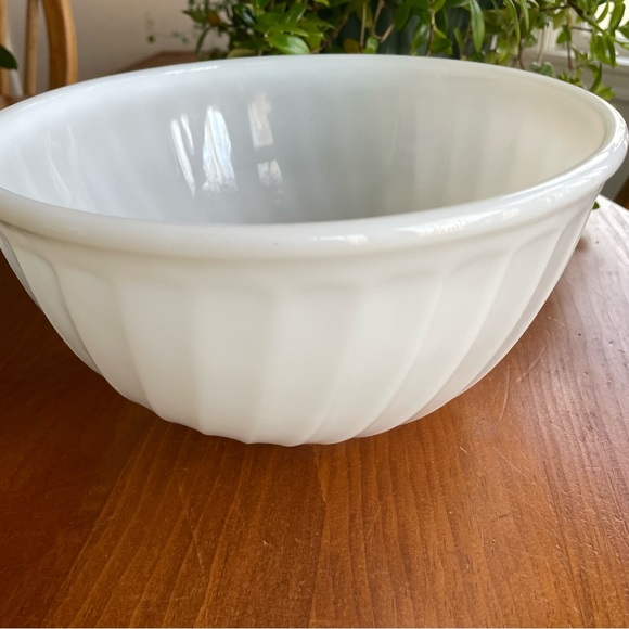 Fire King | Kitchen | 9 Fire King Anchor Hocking Swirl White Ribbed ...